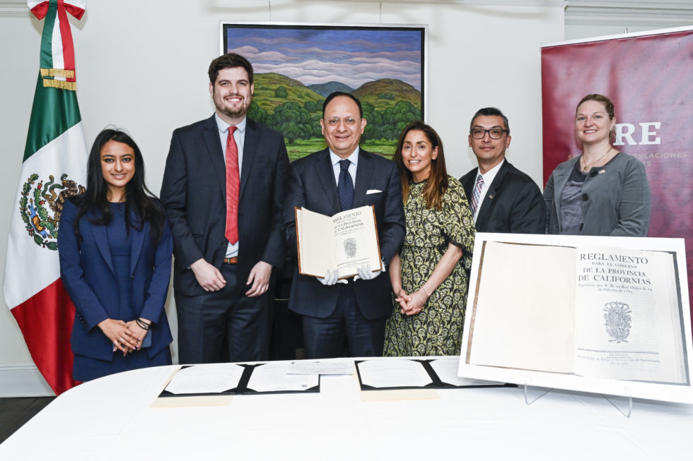 Apsara Iyer is First Indian-American Woman Elected President of Harvard ...